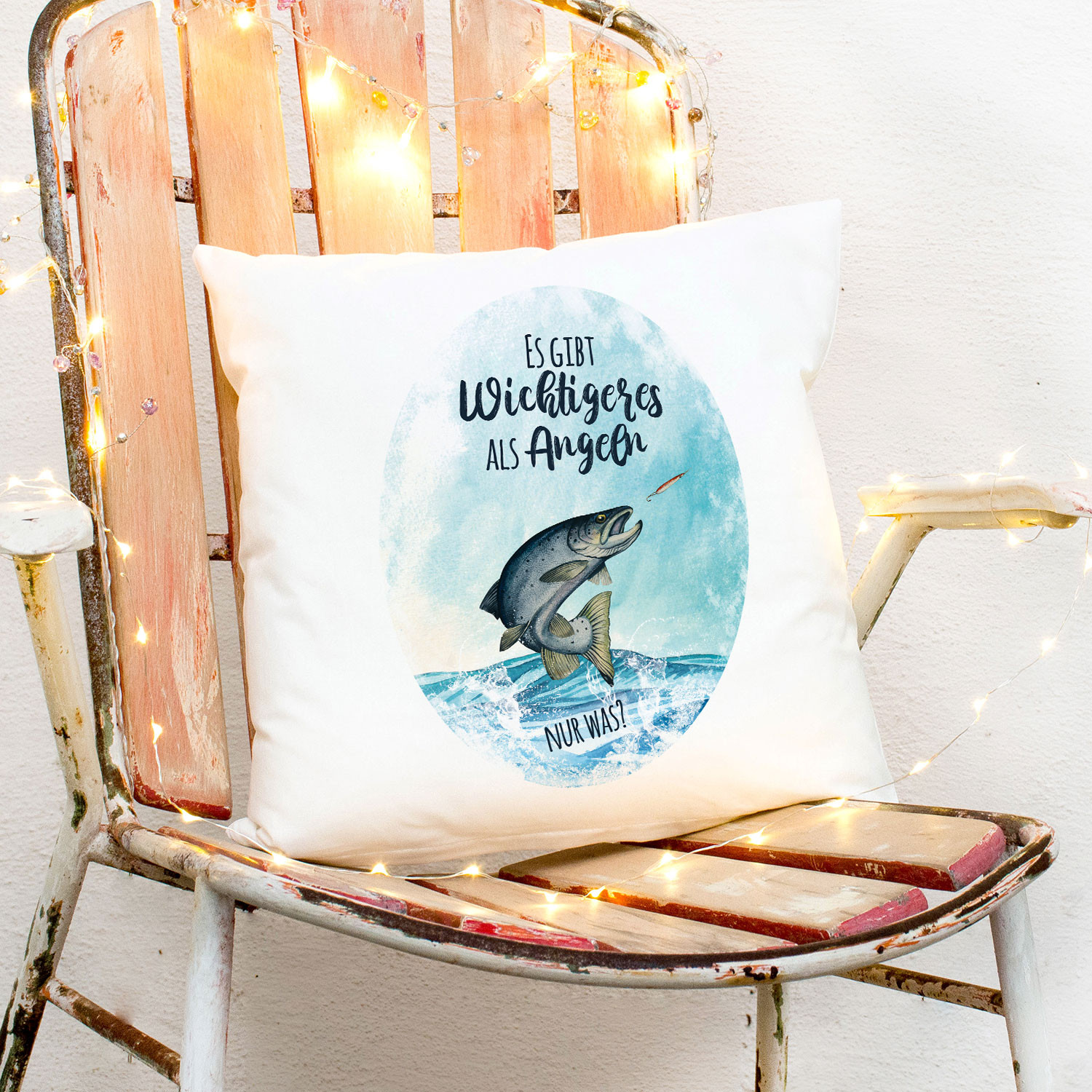 Kissen mit Meerforelle Lachsforelle Fisch Spruch Es gibt Wichtigeres ...